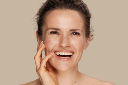 Στάση 3η: Δεκαετία των 40 - Θεραπεία Υπερμελάγχρωσης, Ανόρθωση Προσώπου και Βελτίωση επιδερμίδας ...